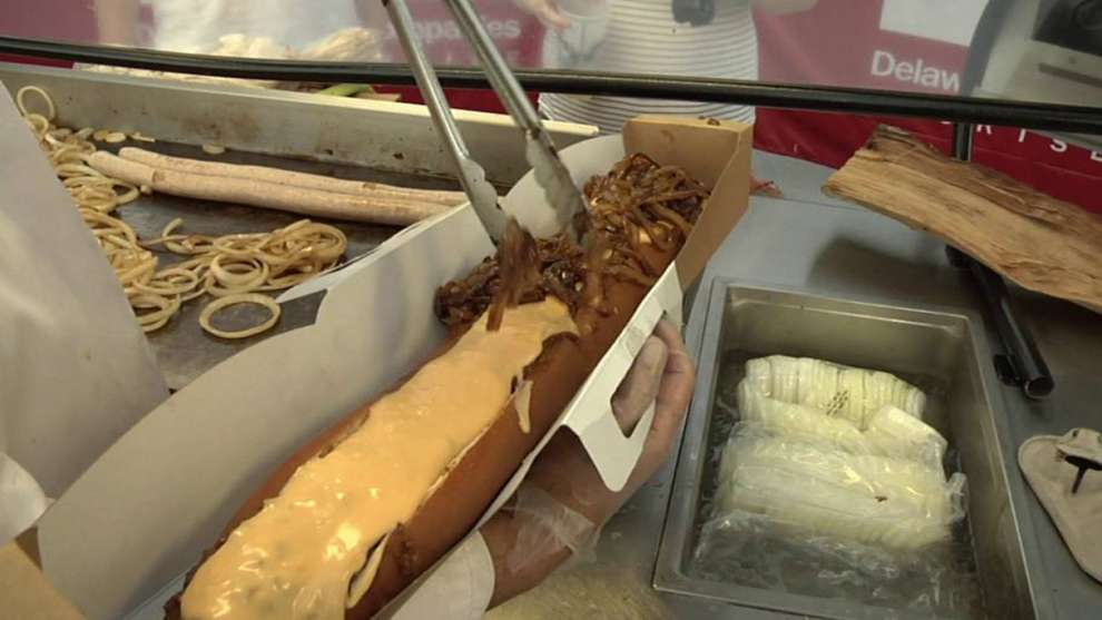 Texas Rangers' Boomstick hot dog gets made | MLB.com